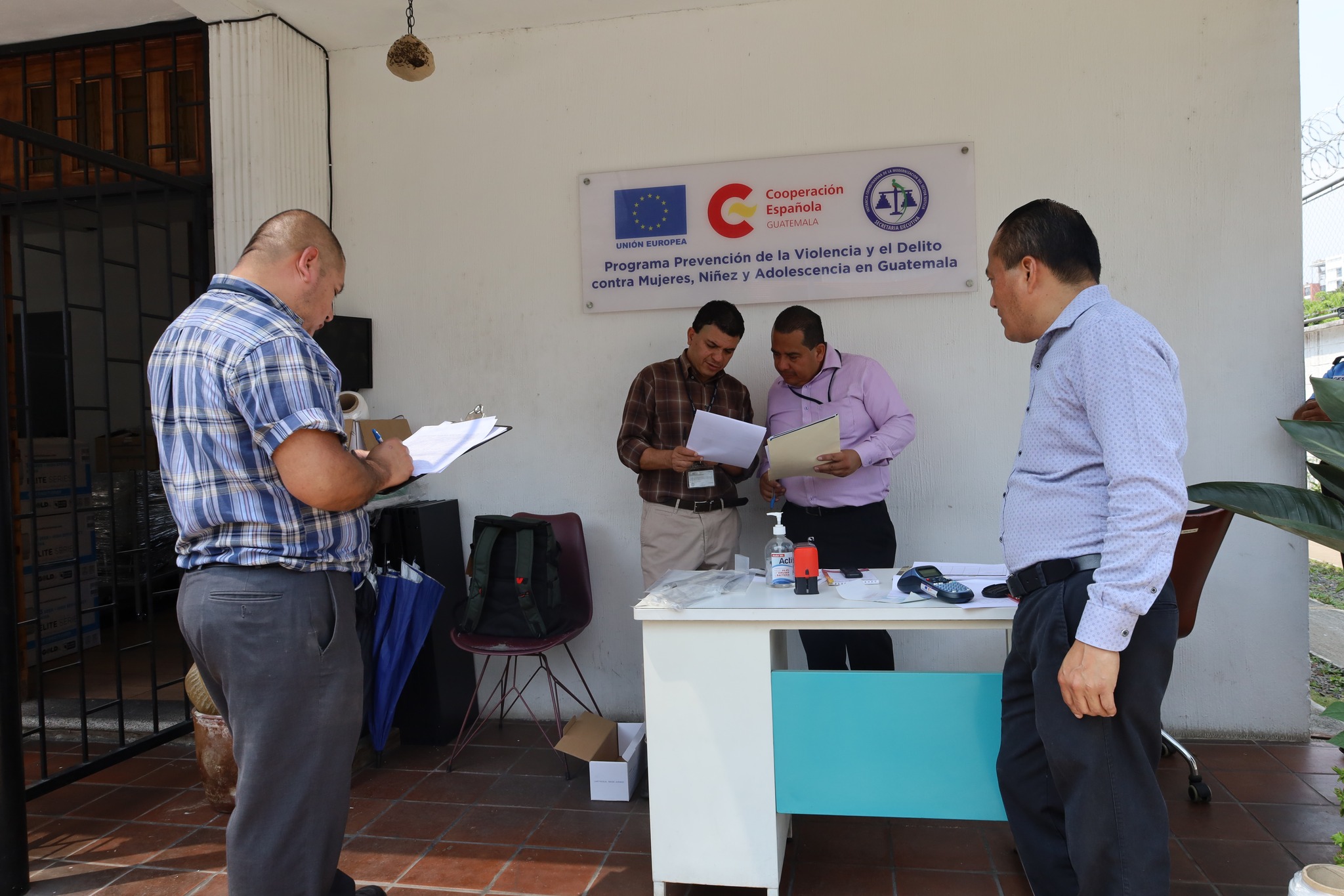 Entrega del equipo por finalización y cierre del Proyecto -PREVI- a las instituciones de la ...